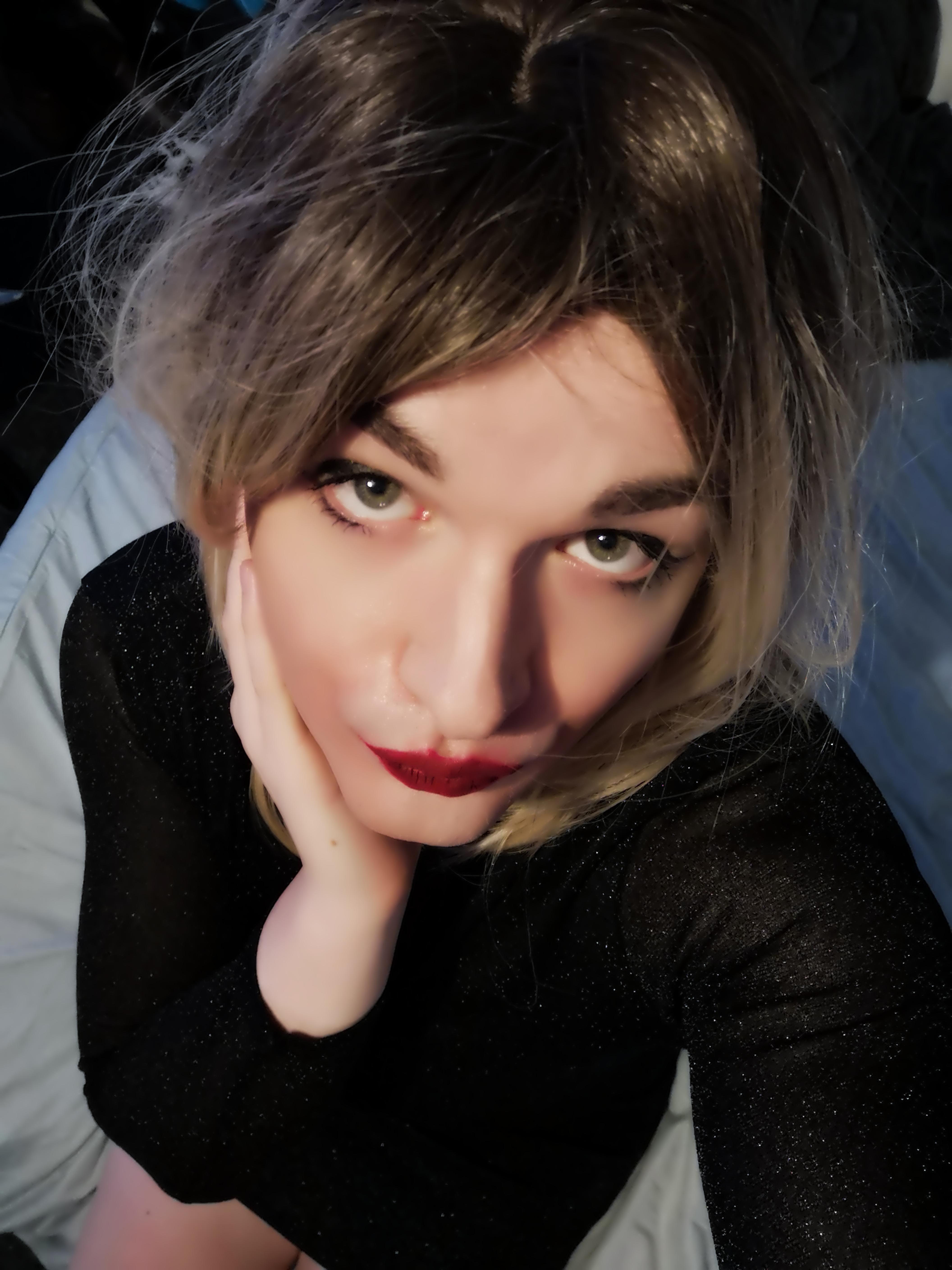 Sparkles | Scrolller