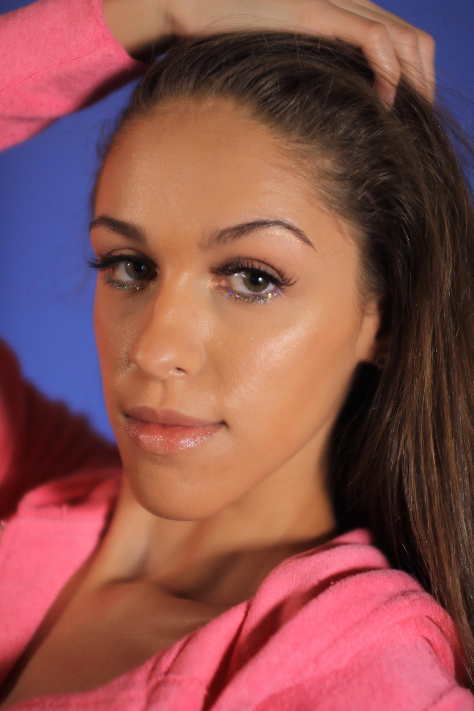 sparkles make my eyes pop | Scrolller