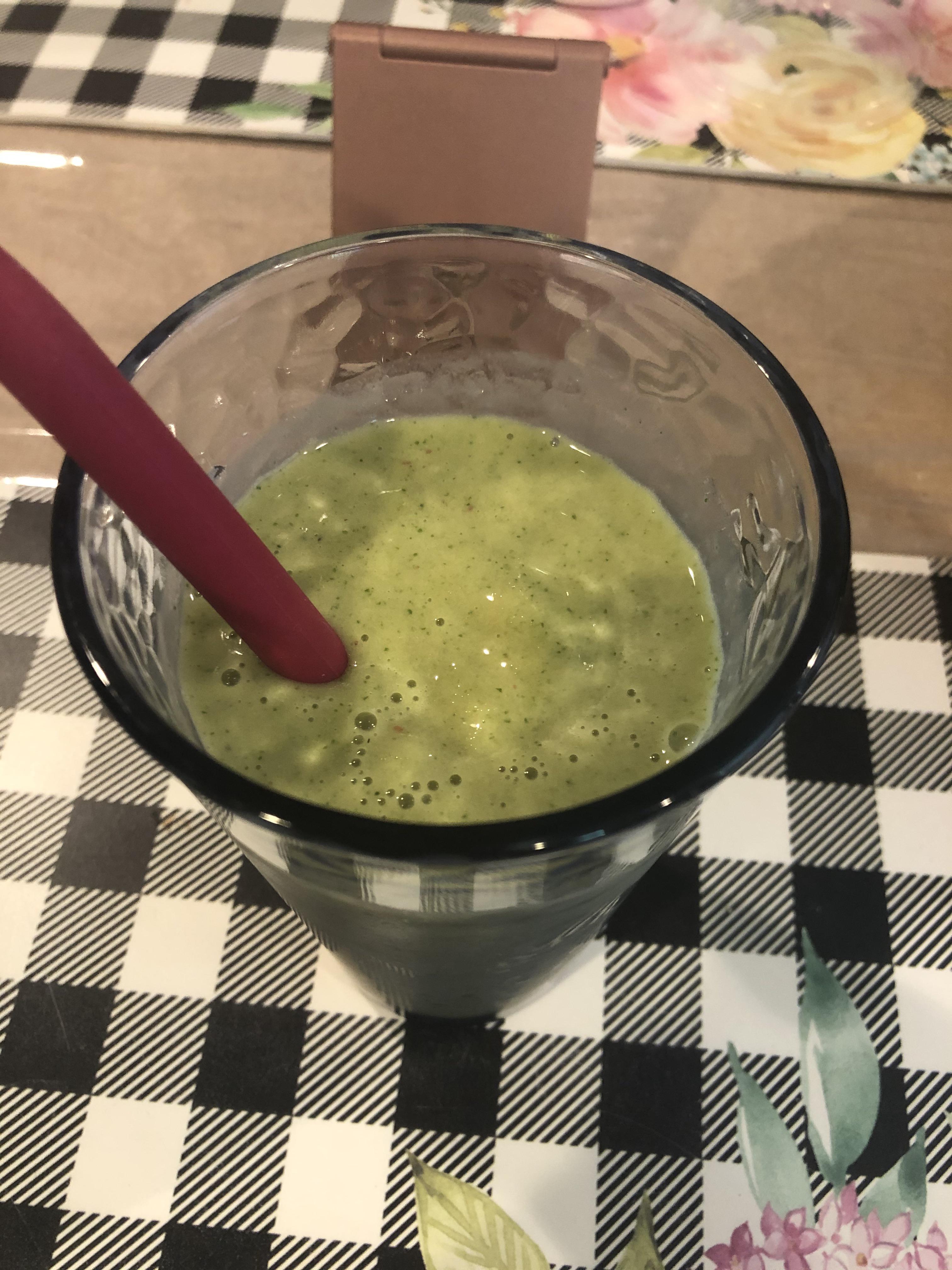 Spinach, mango, strawberry, banana, vanilla Greek yogurt, and oat milk | Scrolller