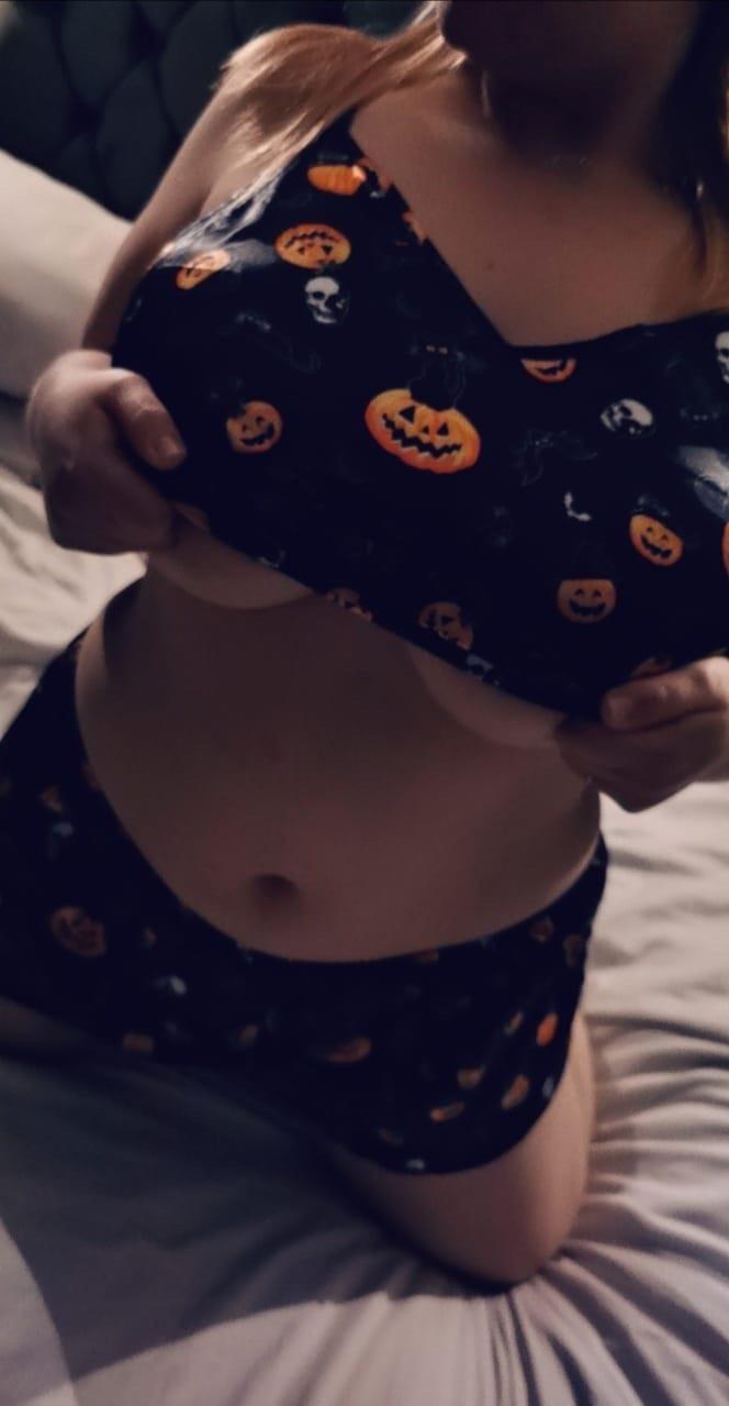 Spooktober clothes 🖤🖤 | Scrolller