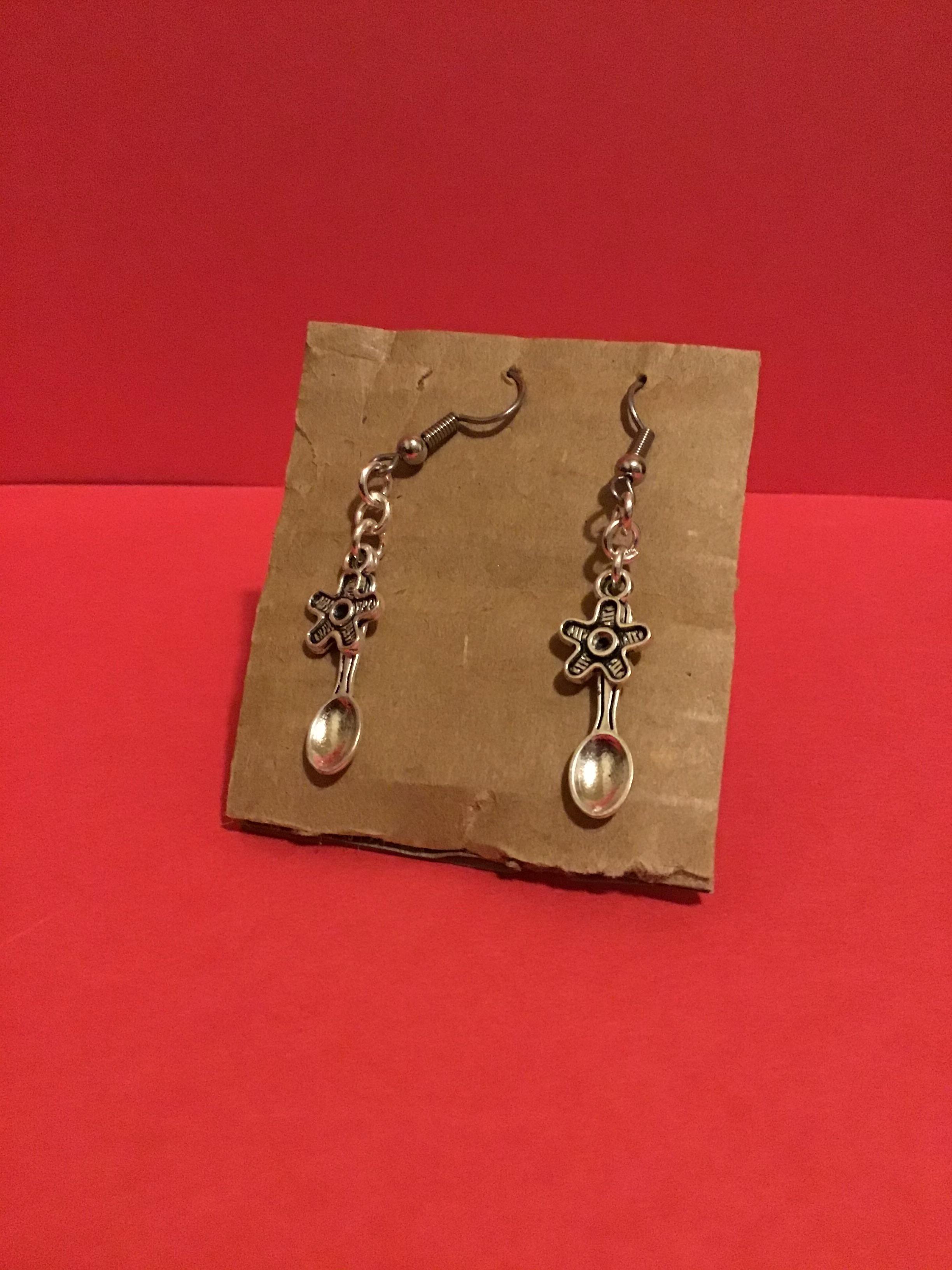 Spoon Earrings | Scrolller