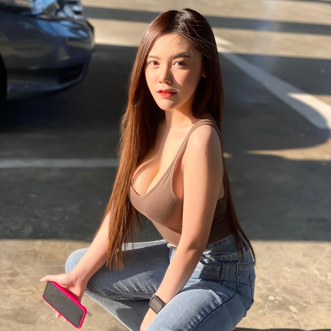 Squatting | Scrolller