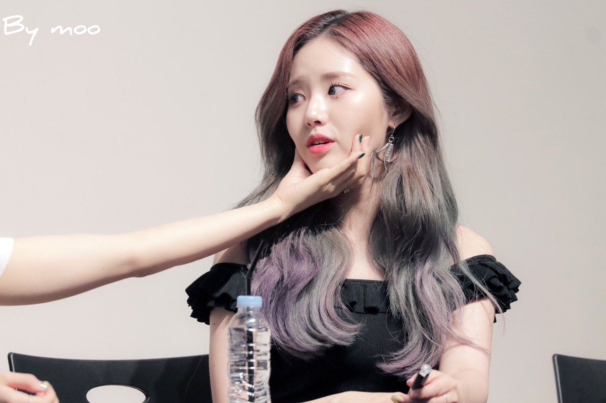 Squeezed Jiwon | Scrolller