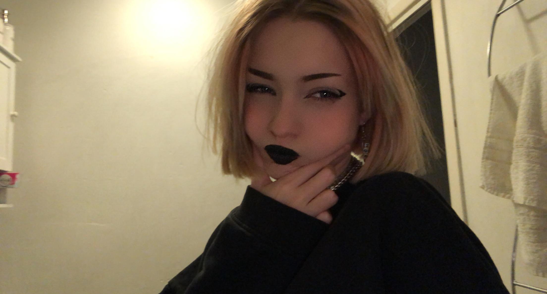 squished face!! :) | Scrolller