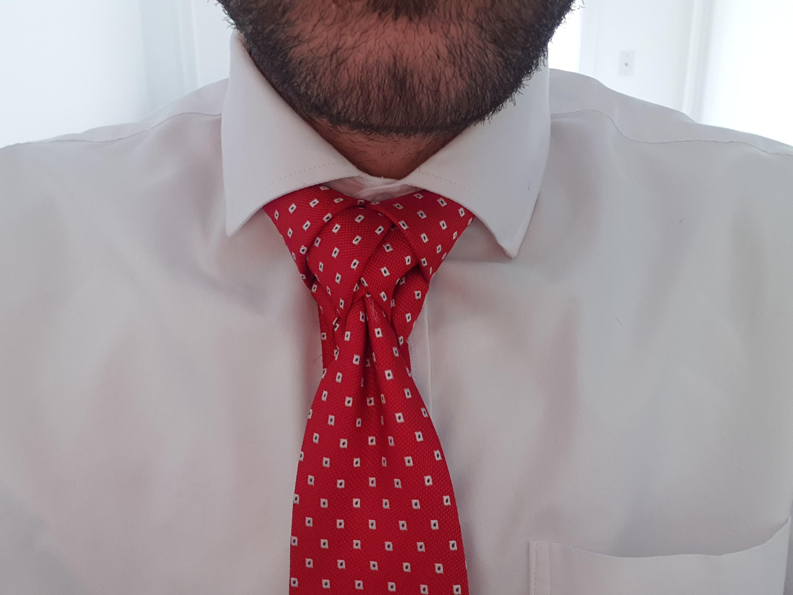 Stacked diamond knot | Scrolller