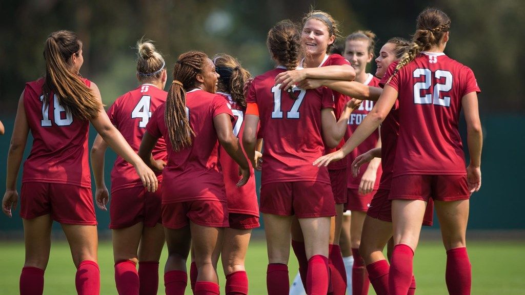 Stanford Girls Huddle | Scrolller