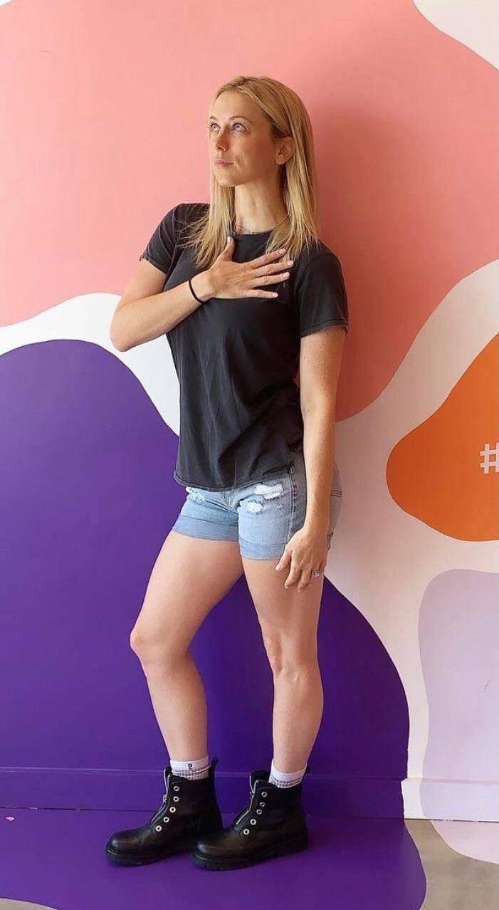 Statuesque | Scrolller