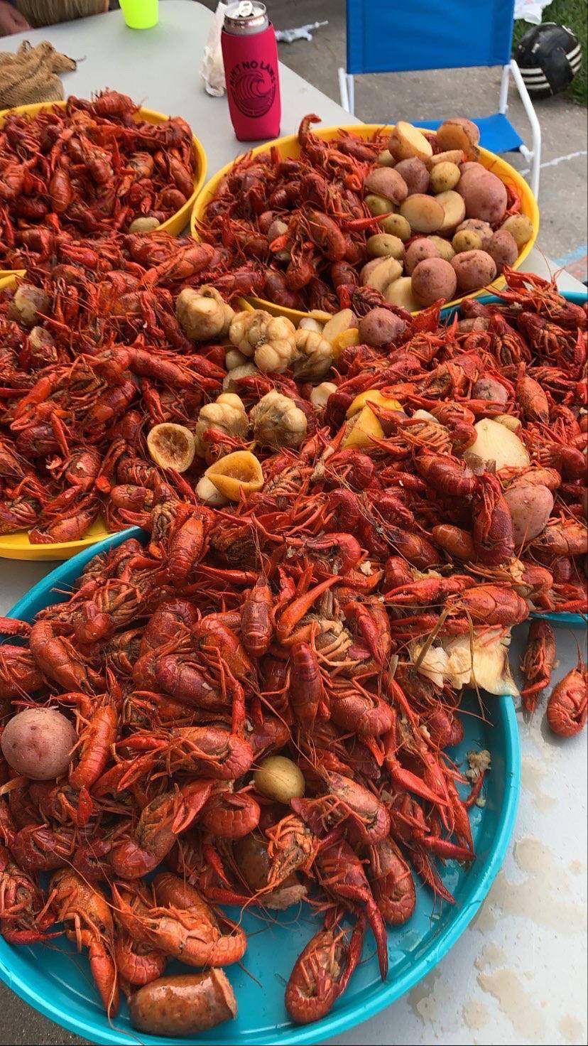 Steaming hot crawfish, and ice cold drinks! | Scrolller