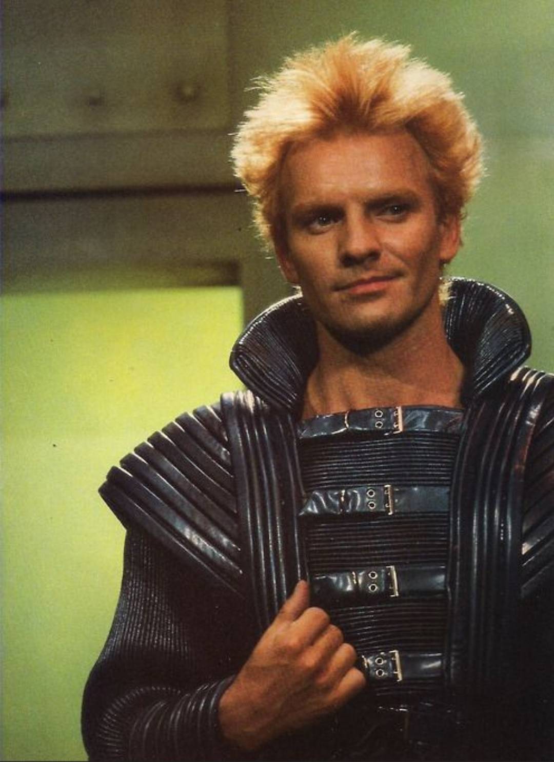 Sting in Dune | Scrolller