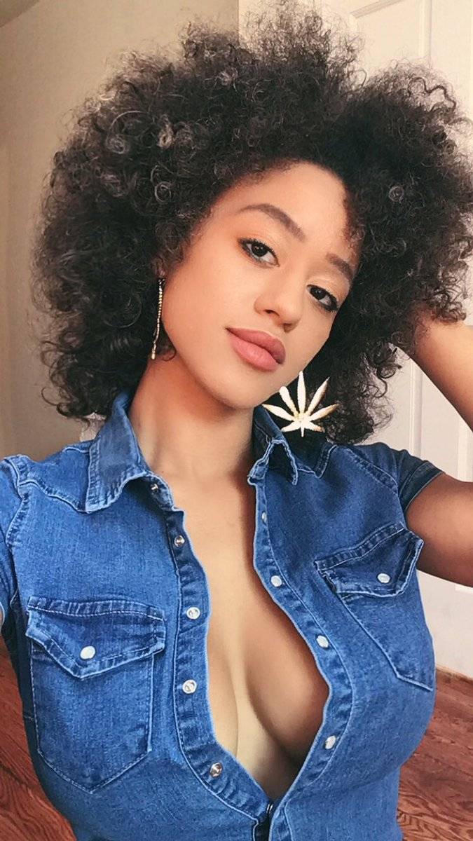 Stormi Maya has me stroking my BWC who wants to join in on her. Kik: DChris71 or Wickr ...