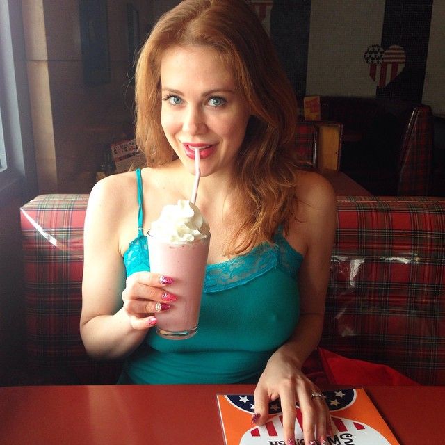 Strawberry milkshake | Scrolller