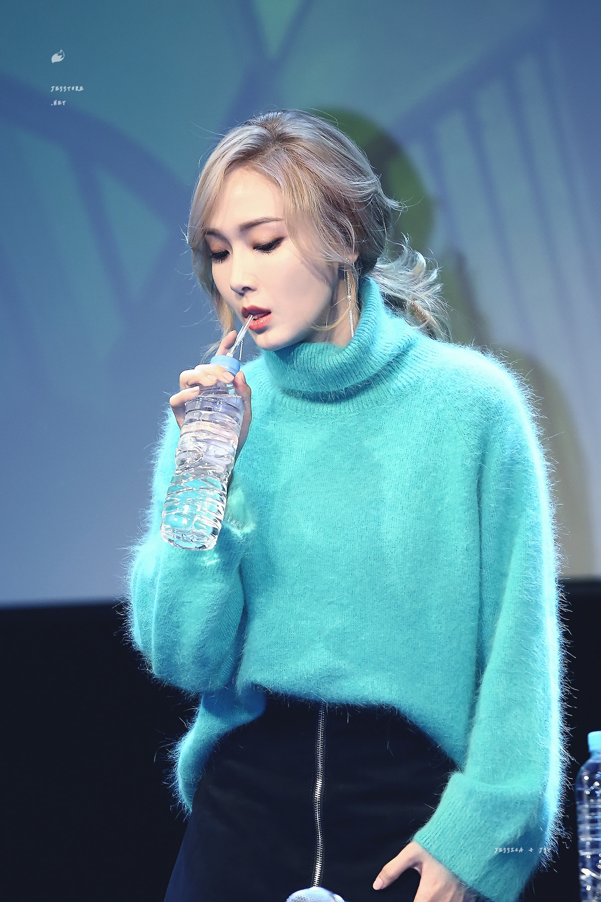 Strawsica | Scrolller