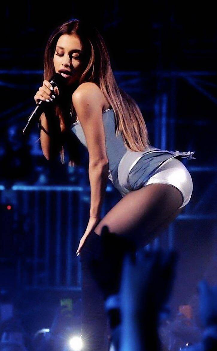 Strike a pose... | Scrolller