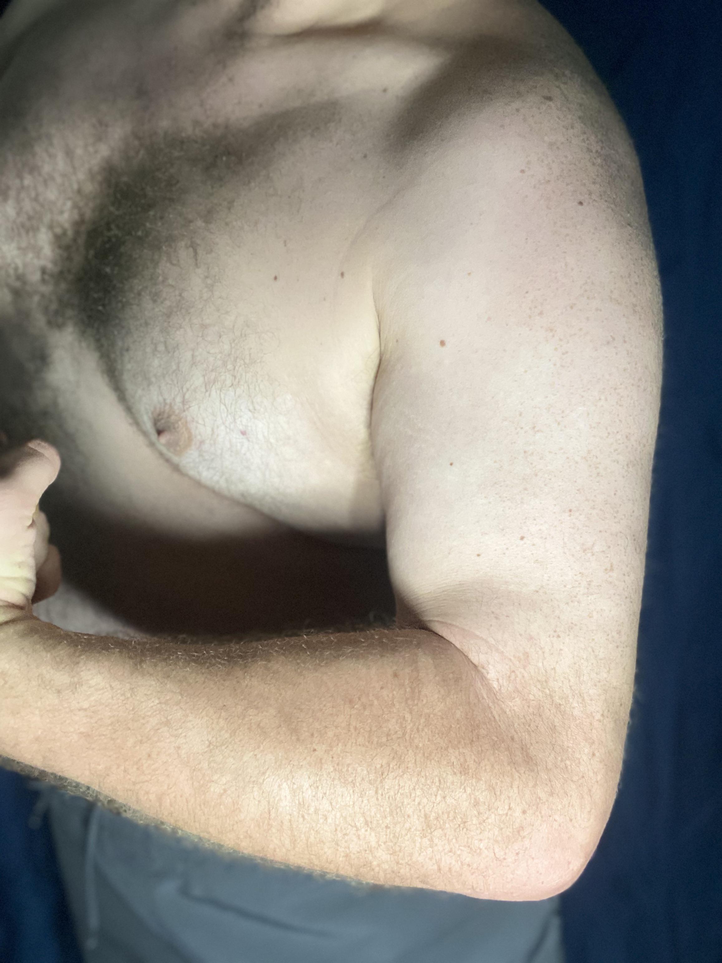 Strong 💪🏼 Arm from 🏼🍆💦 | Scrolller