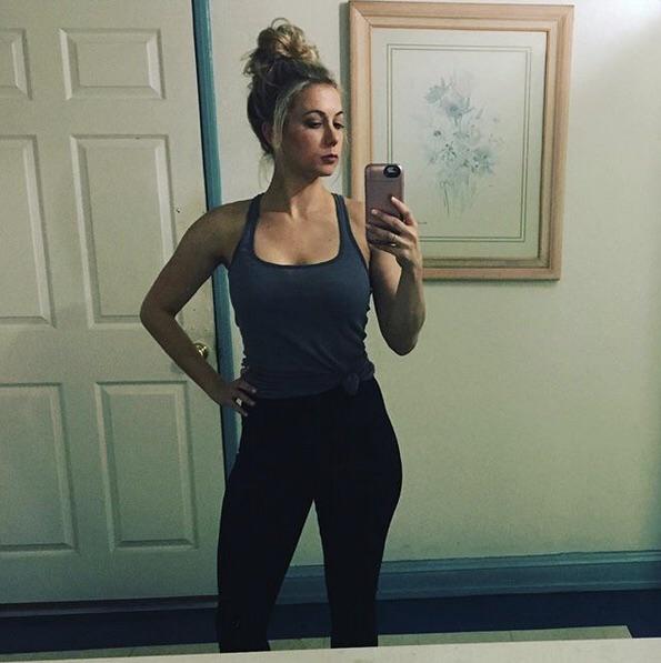 Strong pose | Scrolller