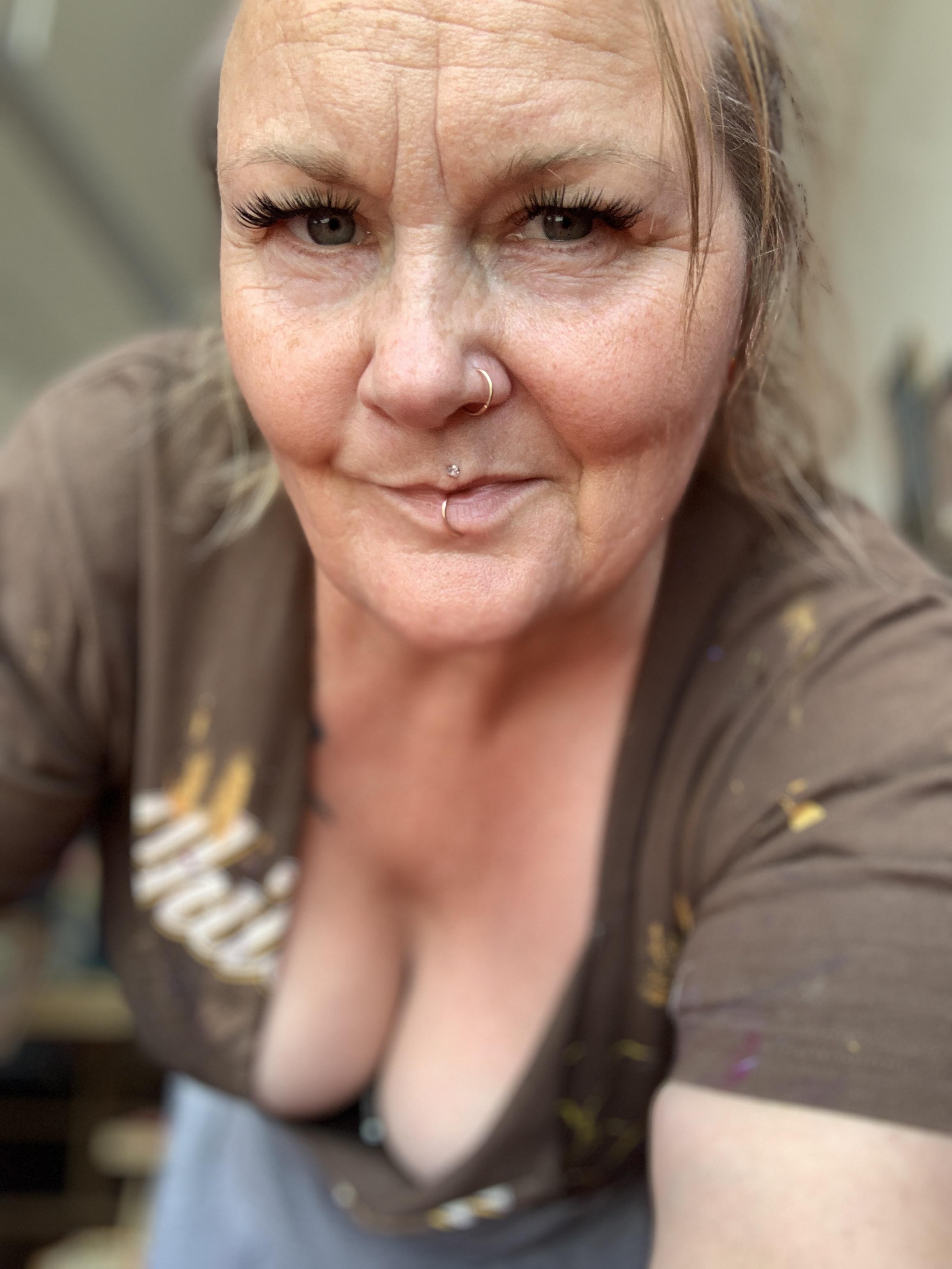 Stu-Stu-Studio Day, album in comments, xpost r/ClairedelLune, owning 52 | Scrolller