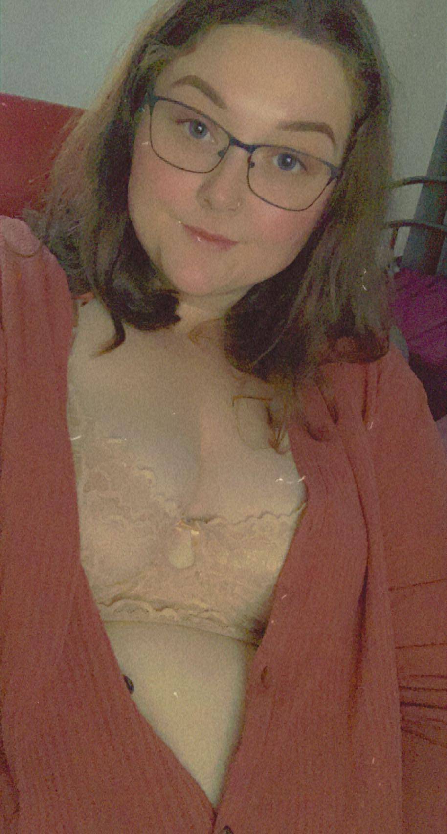 “Studying” @kayxx19 | Scrolller