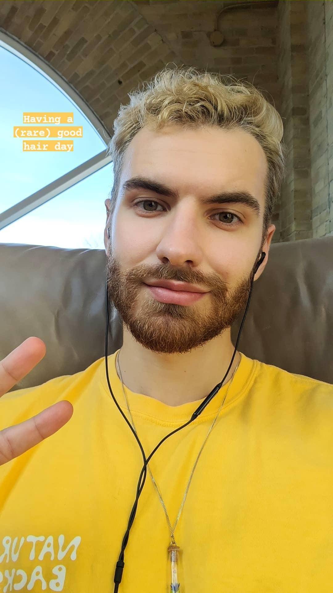 Studying selfie | Scrolller