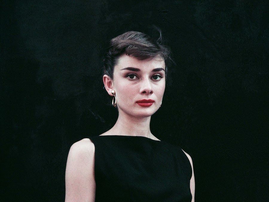 Stunning Audrey | Scrolller