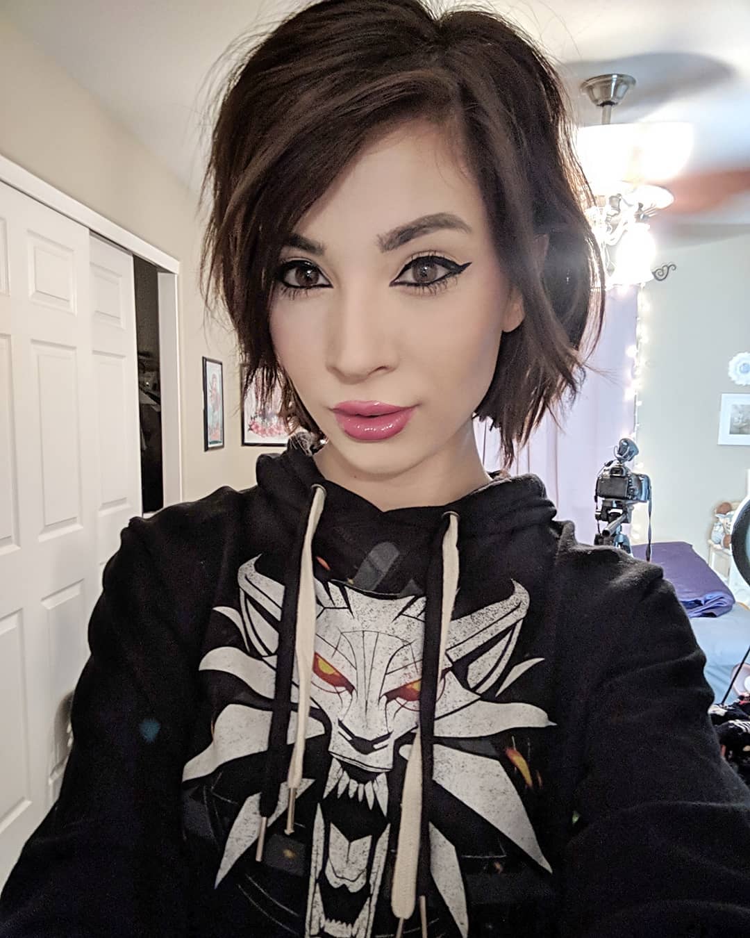 Stunning in her Witcher hoodie! | Scrolller