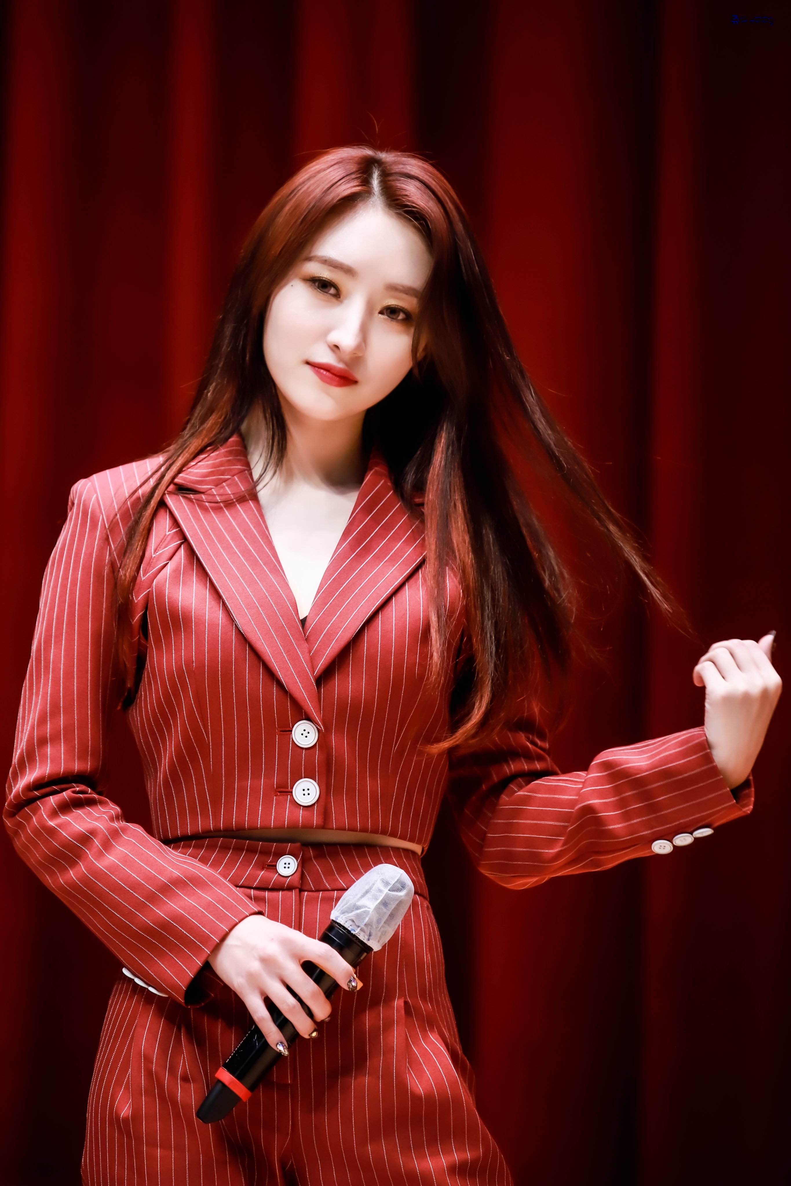 SuA | Scrolller