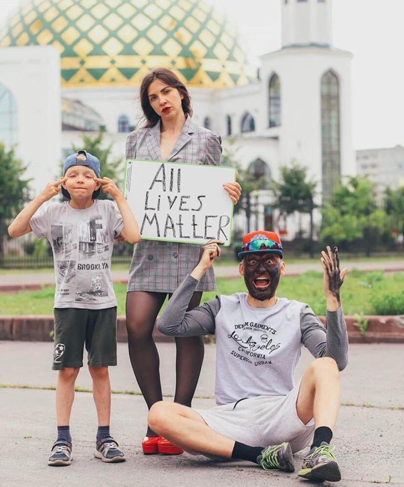 Suburban trash on holidays | Scrolller