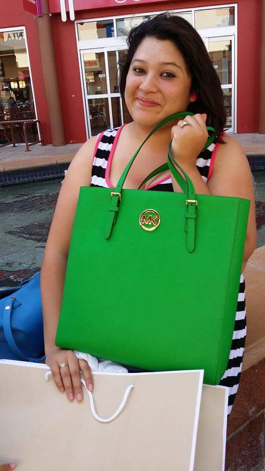 Sugar daddy came to pick her up and sends me this 😀 he is getting lucky today 😉 | Scrolller