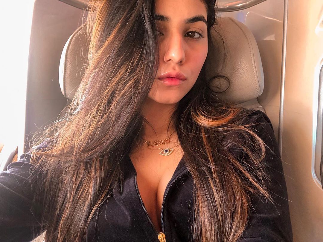 Sultry looks by Radhika | Scrolller