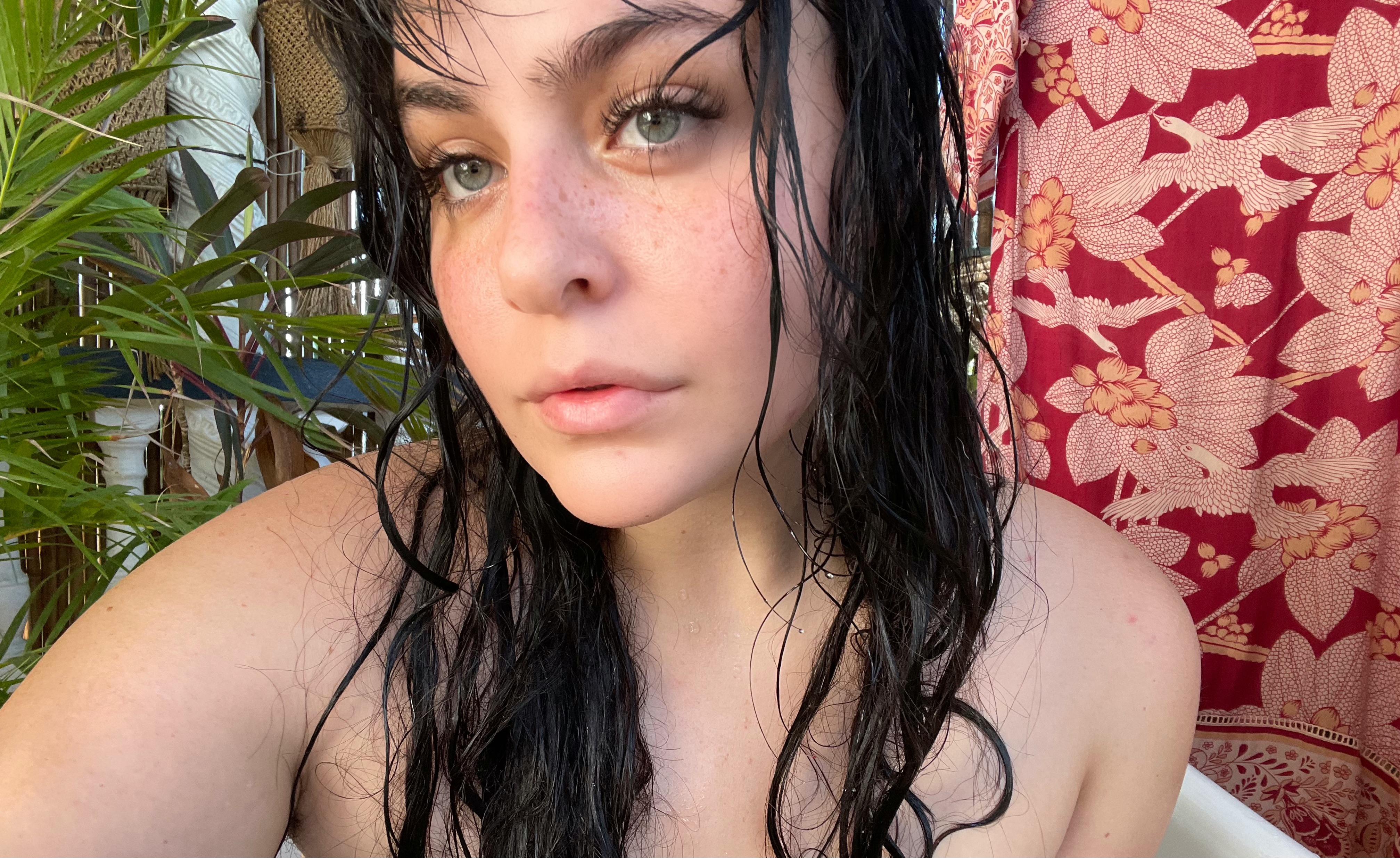 Sun kissed | Scrolller