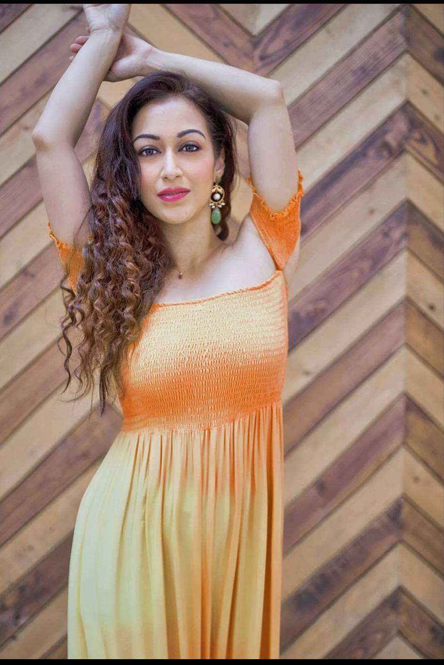 Sunayana Fozdar - the next Babita bhabhi | Scrolller