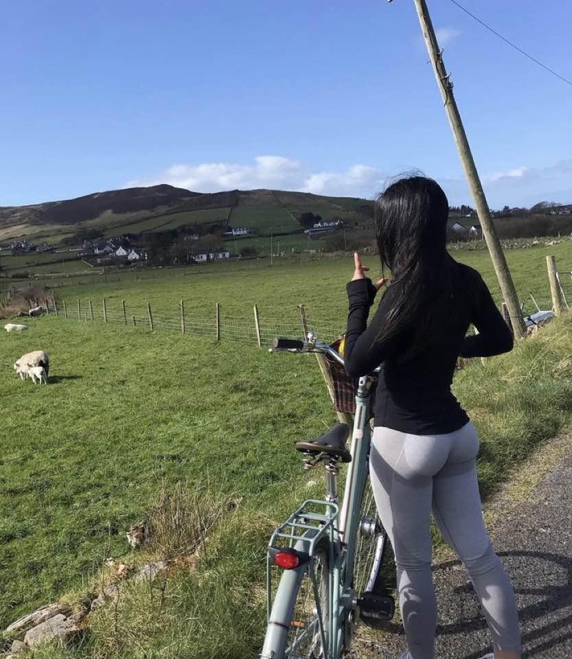 Sunday cycles | Scrolller