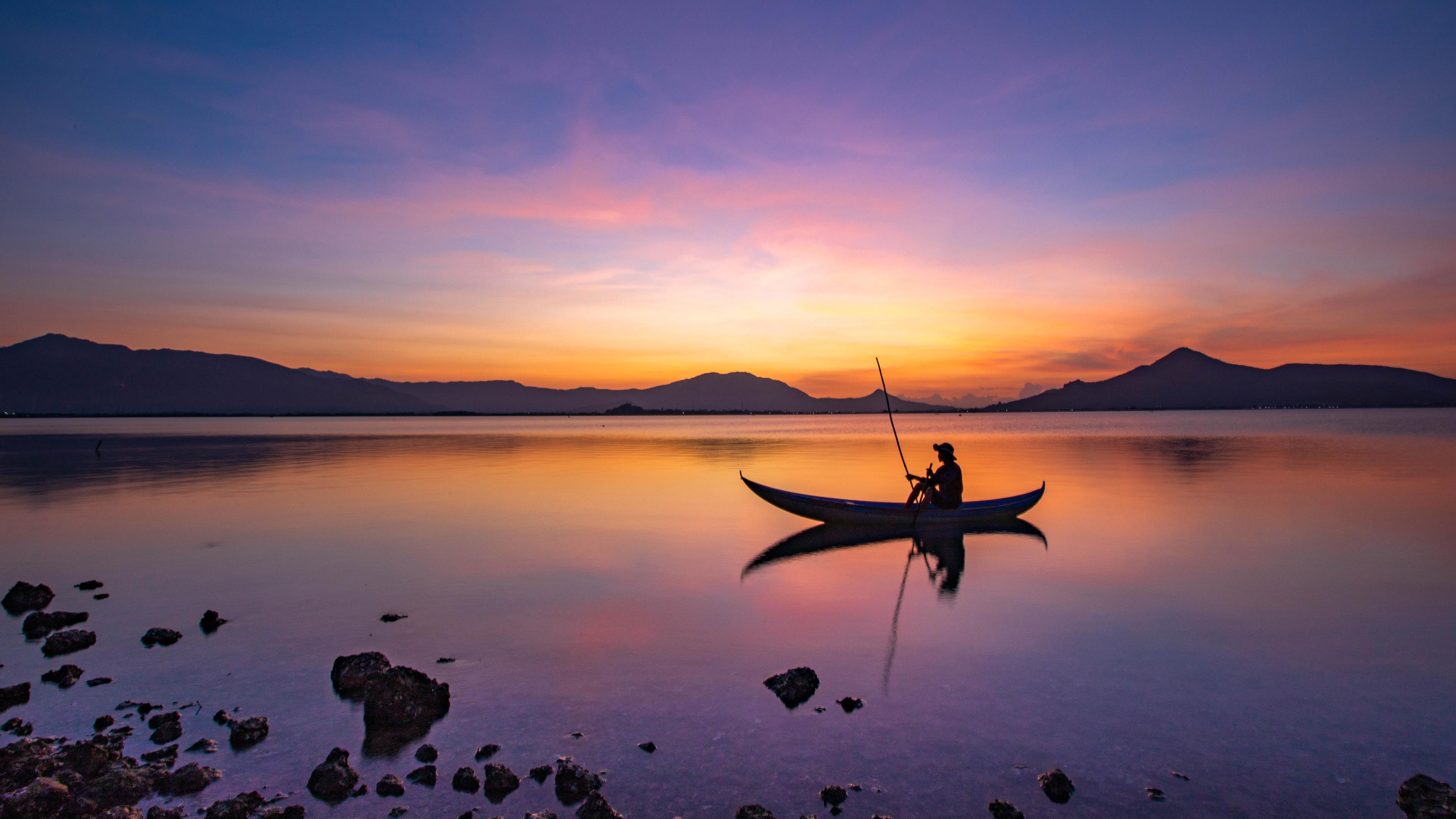 Sunset Lakeview | Scrolller