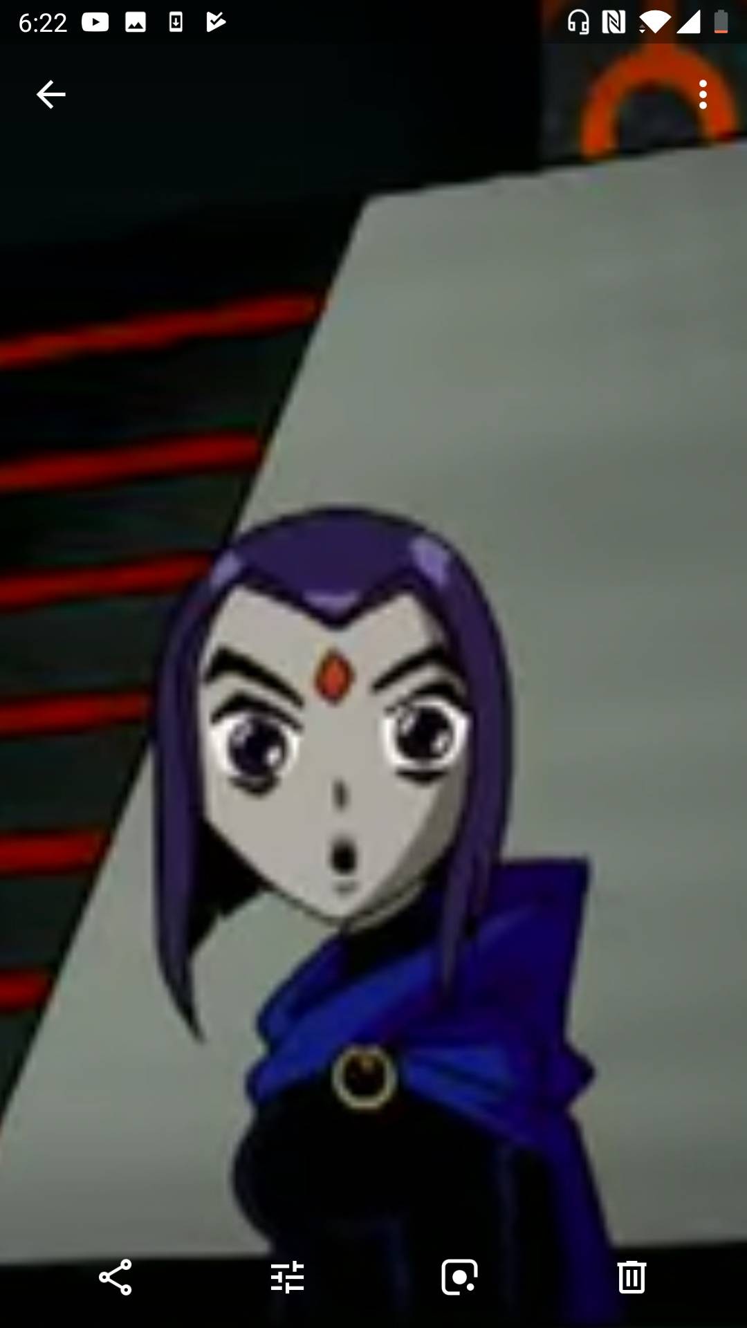 Surprised Raven | Scrolller