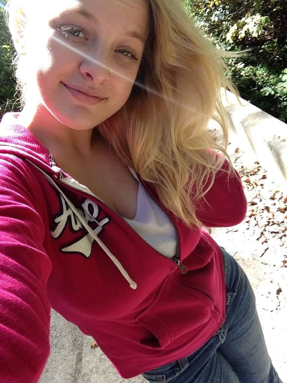 Sweater weather | Scrolller