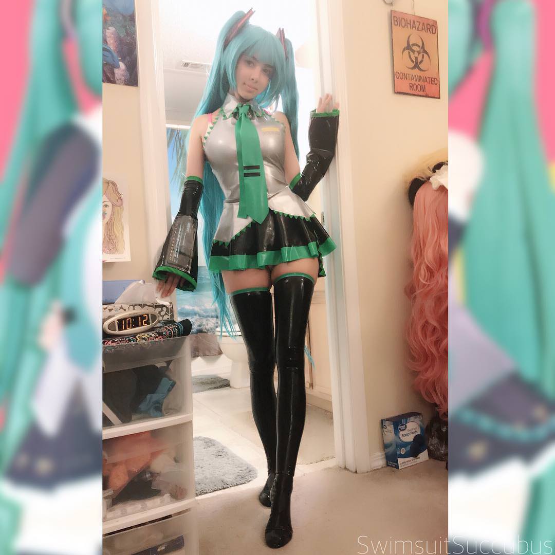 Swimsuit Succubus as Hatsune Miku | Scrolller