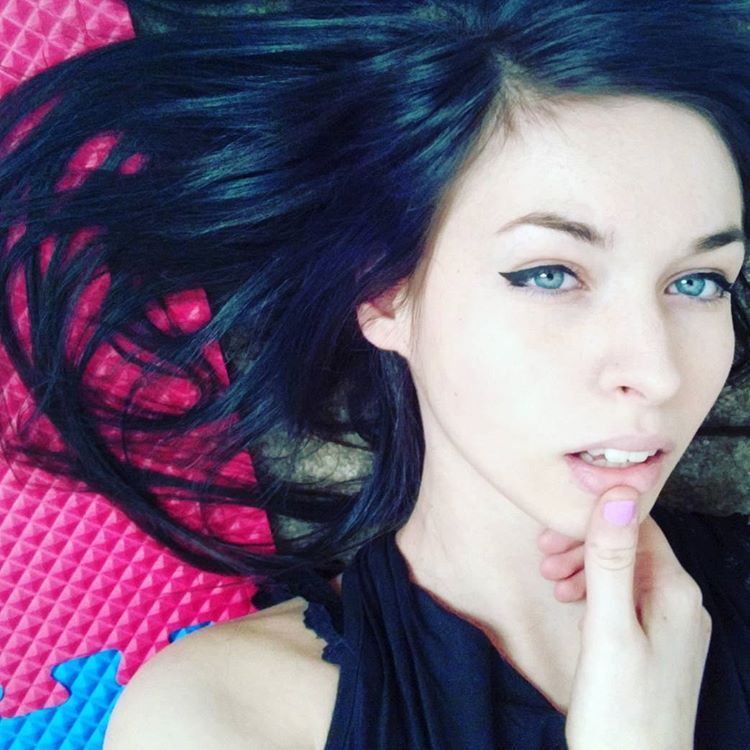 swirly hairz | Scrolller