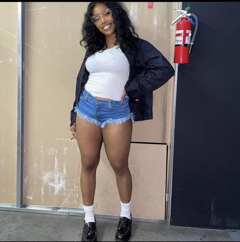 Sza thick thighs | Scrolller