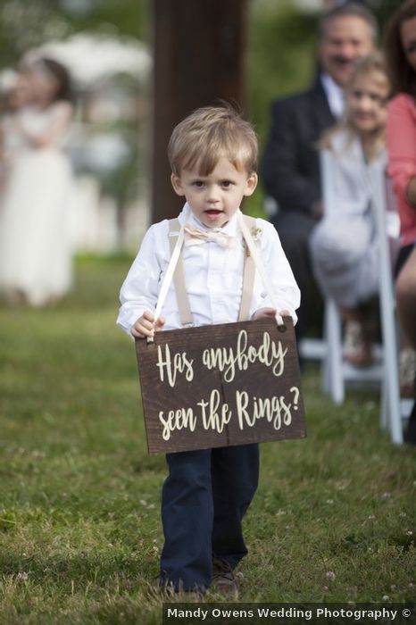 Taking his job seriously? | Scrolller