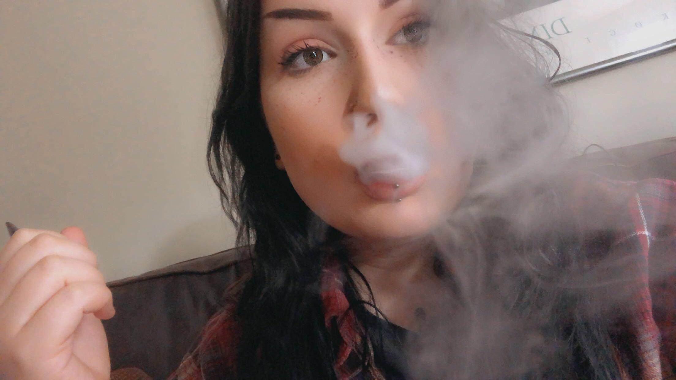 taking pics like this makes me feel 18 🤣 | Scrolller