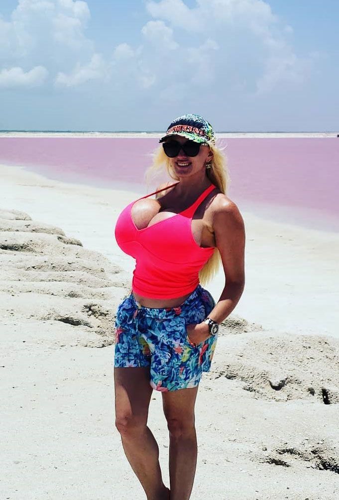 Tammy Hernandez and her massive silicone breasts | Scrolller