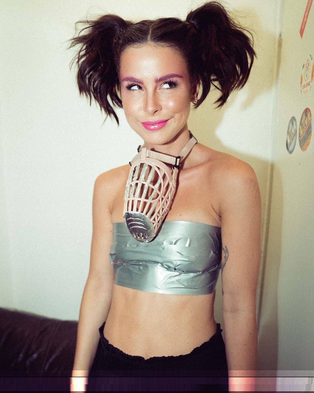 Taped chest | Scrolller