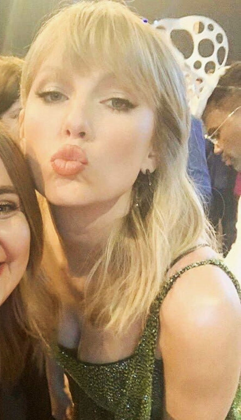 Taylor Swift | Scrolller