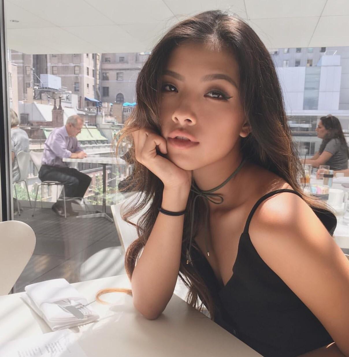 Tender look. | Scrolller