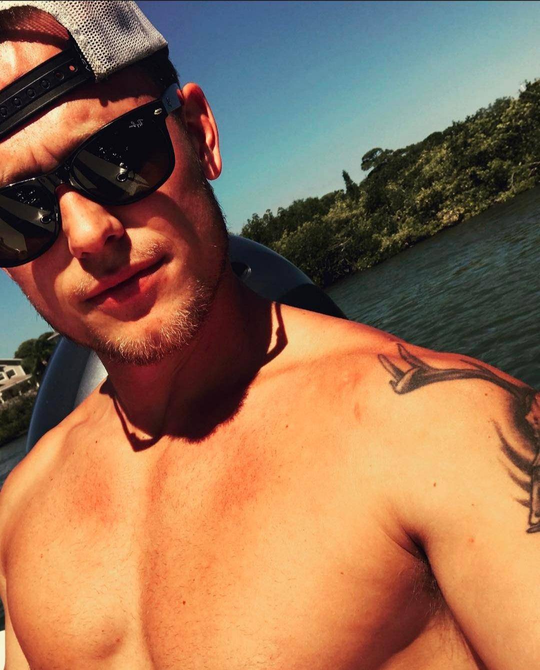 Thank god its friday! M 28 | Scrolller