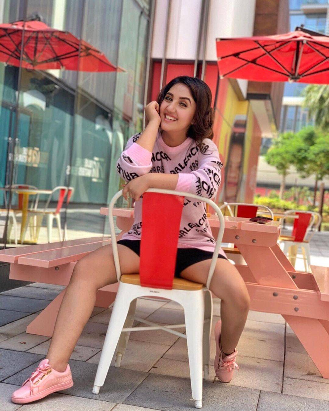 That smile 🖤 | Scrolller