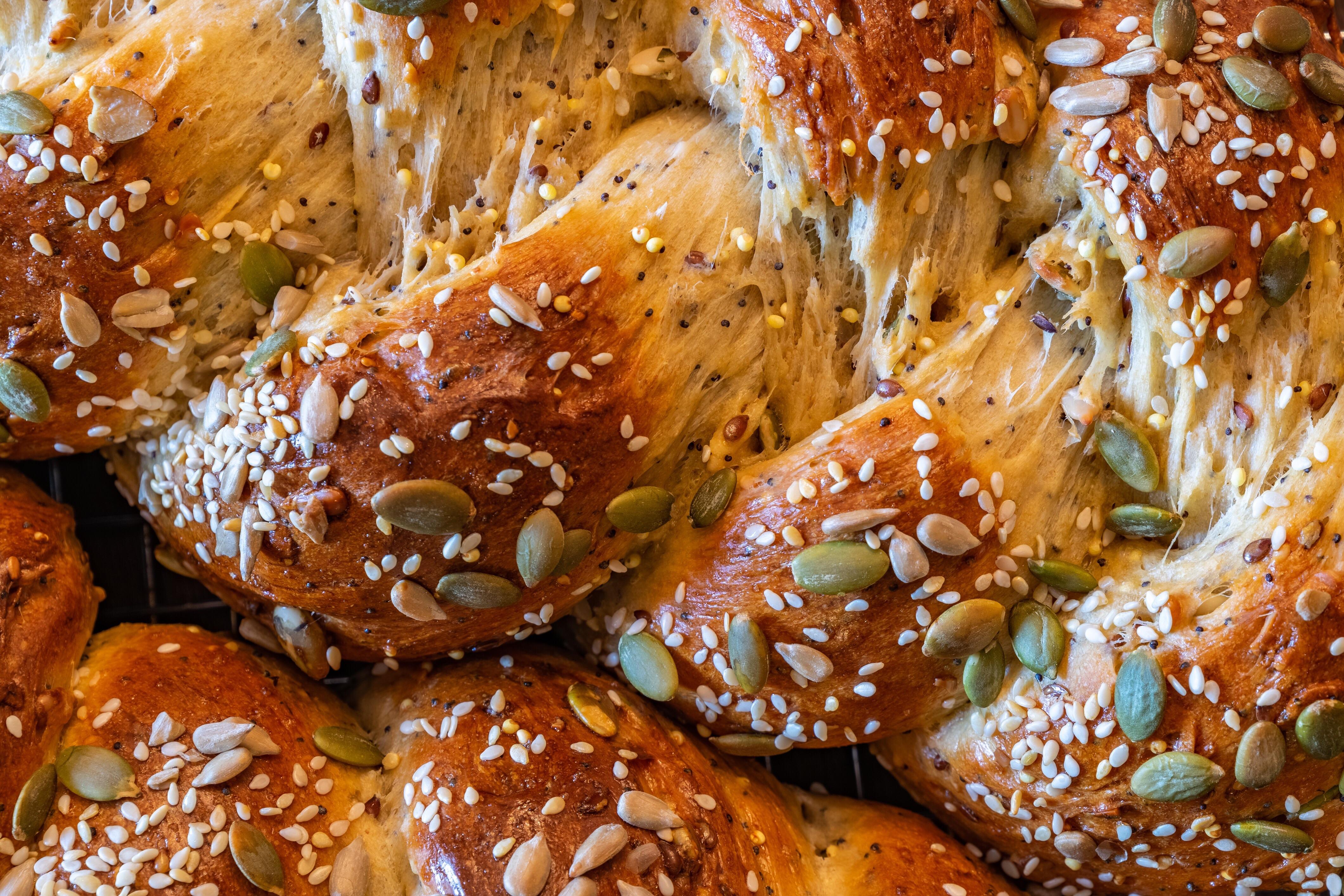 That stretch...the wonders of gluten 😍 | Scrolller