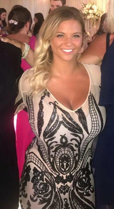 That's a nice dress | Scrolller