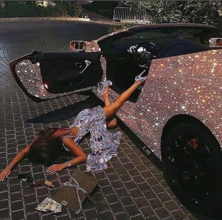 The Baddest ( K/DA Evelynn Scene ) MV Teaser 💎 😈💜 | Scrolller