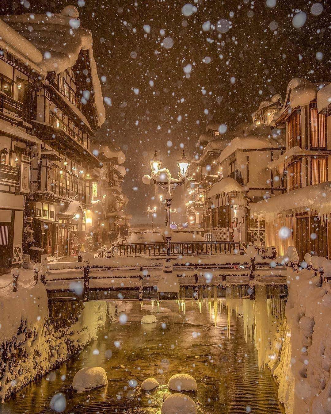 The beauty of Ginzan Onsen | Scrolller