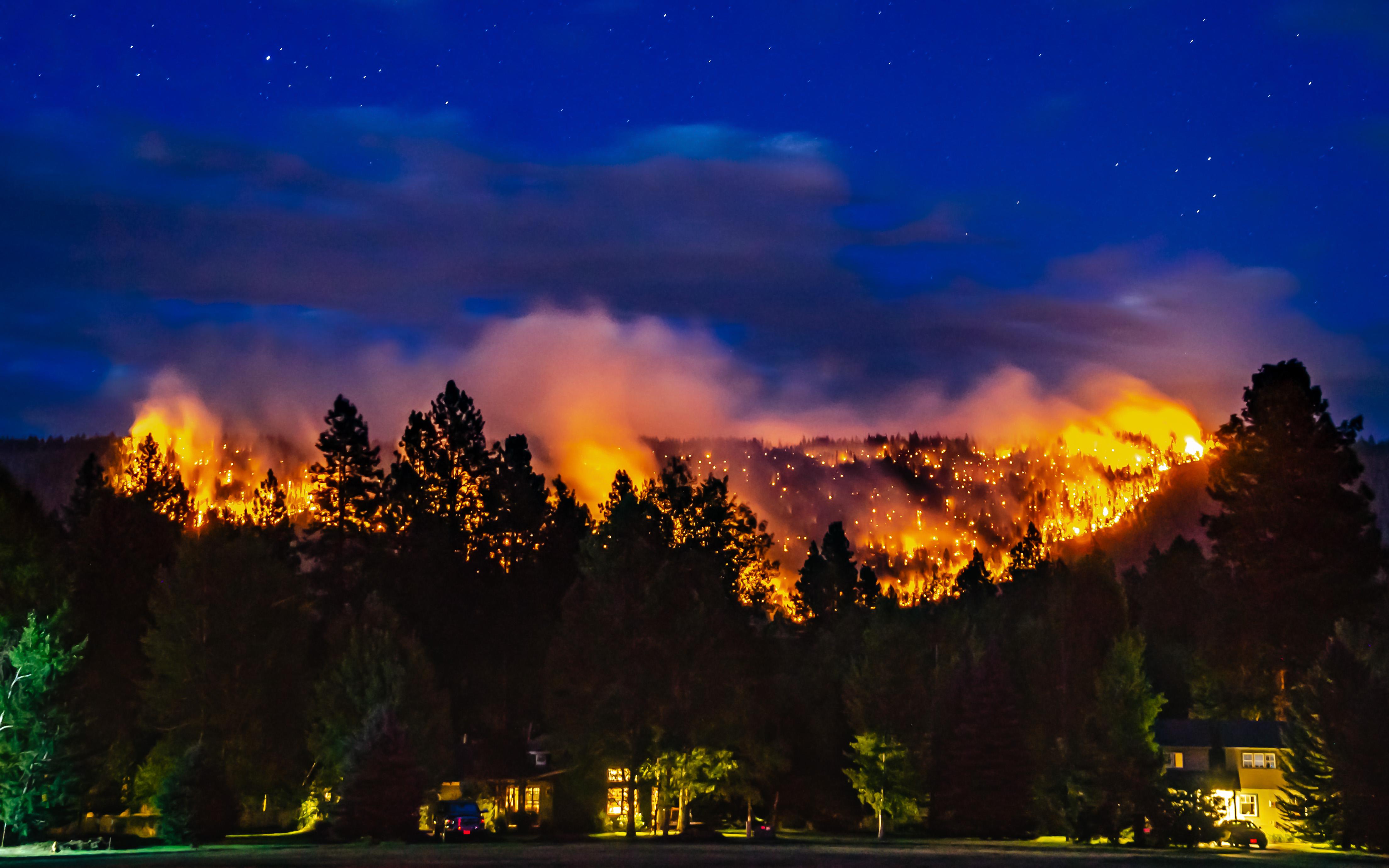The Blaze of the Green Ridge Forest Fire in Central Oregon [OC] [4418x2761] | Scrolller